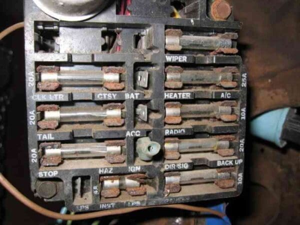 A Detailed Look at Overcurrent Protection in Car Audio Systems